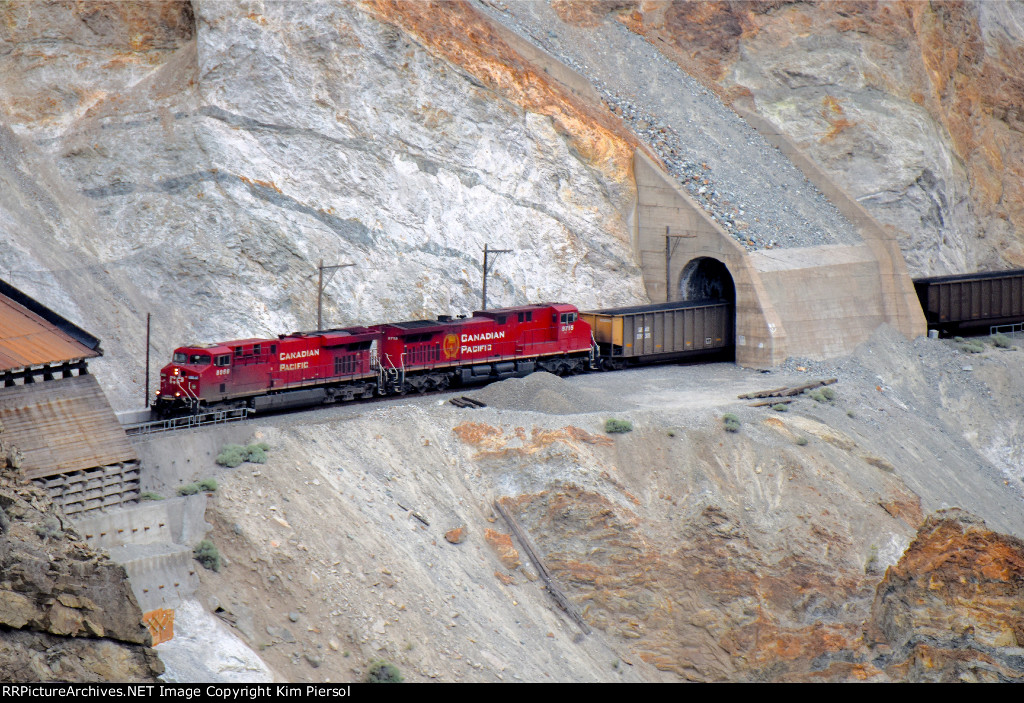 CP 8869 8715 Coal Loads